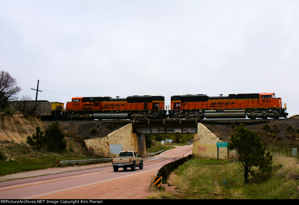 BNSF 8425 9001 Coal Loads